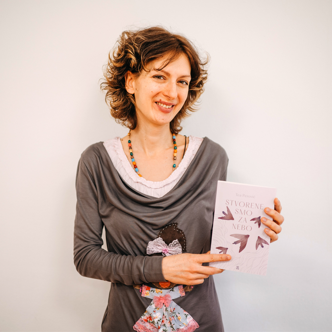 Tea Perović - kratki životopis